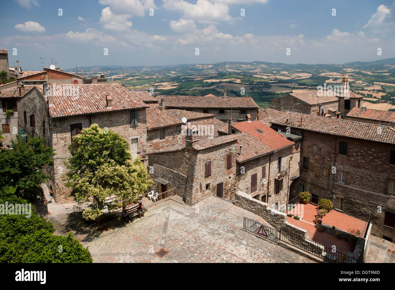 Italy medieval cities hi-res stock photography and images - Alamy