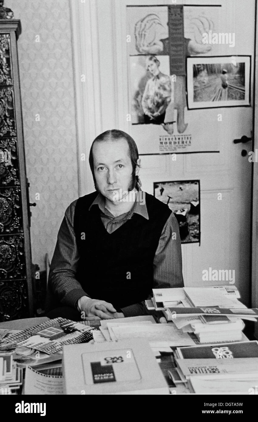 Social photographer hi-res stock photography and images - Alamy