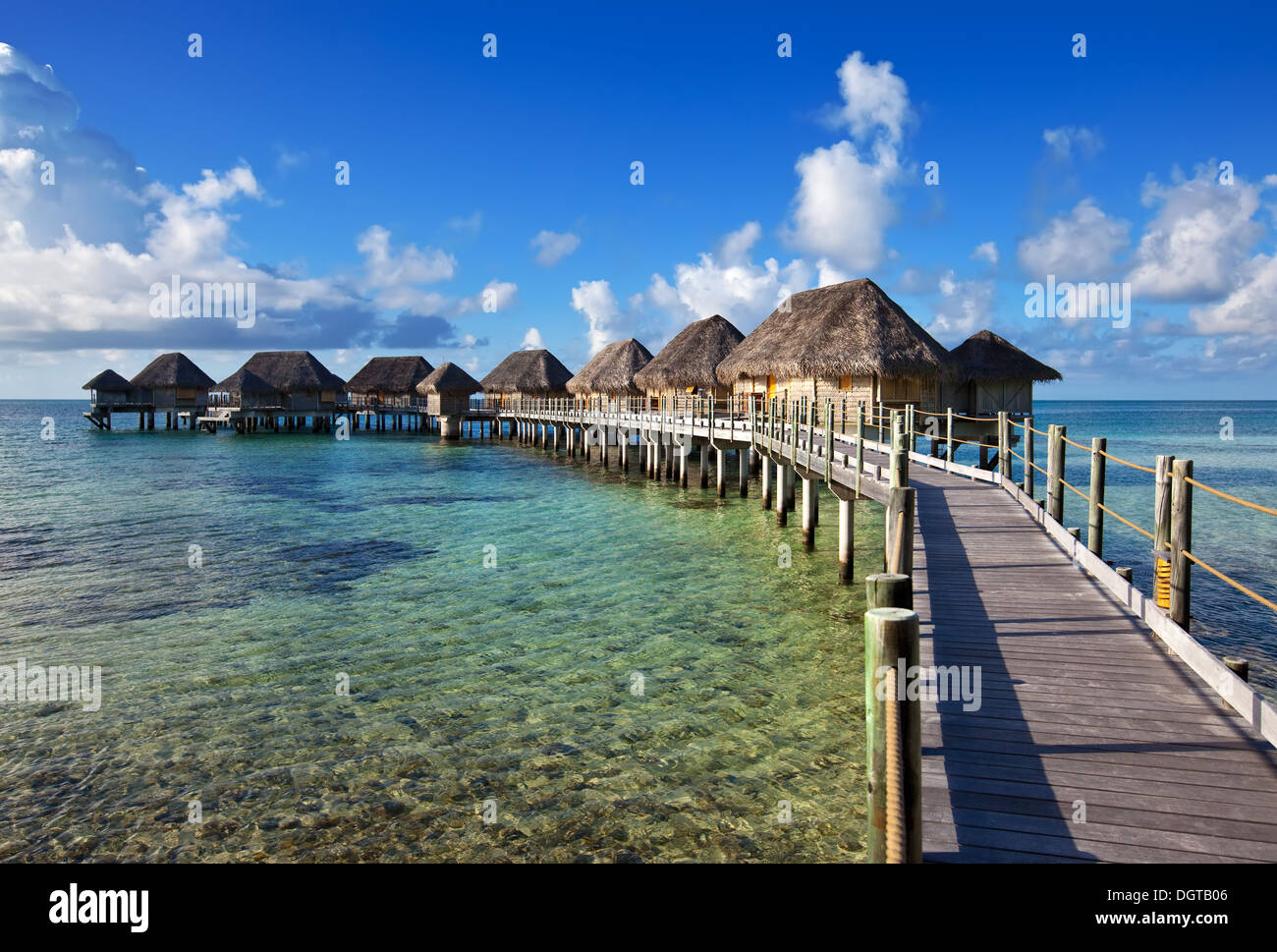 Small beach houses hi-res stock photography and images - Alamy