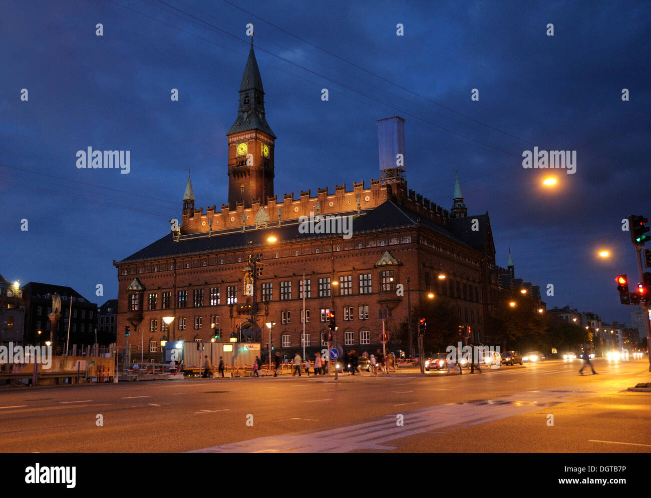 Town hall town hall square hi-res stock photography and images - Alamy
