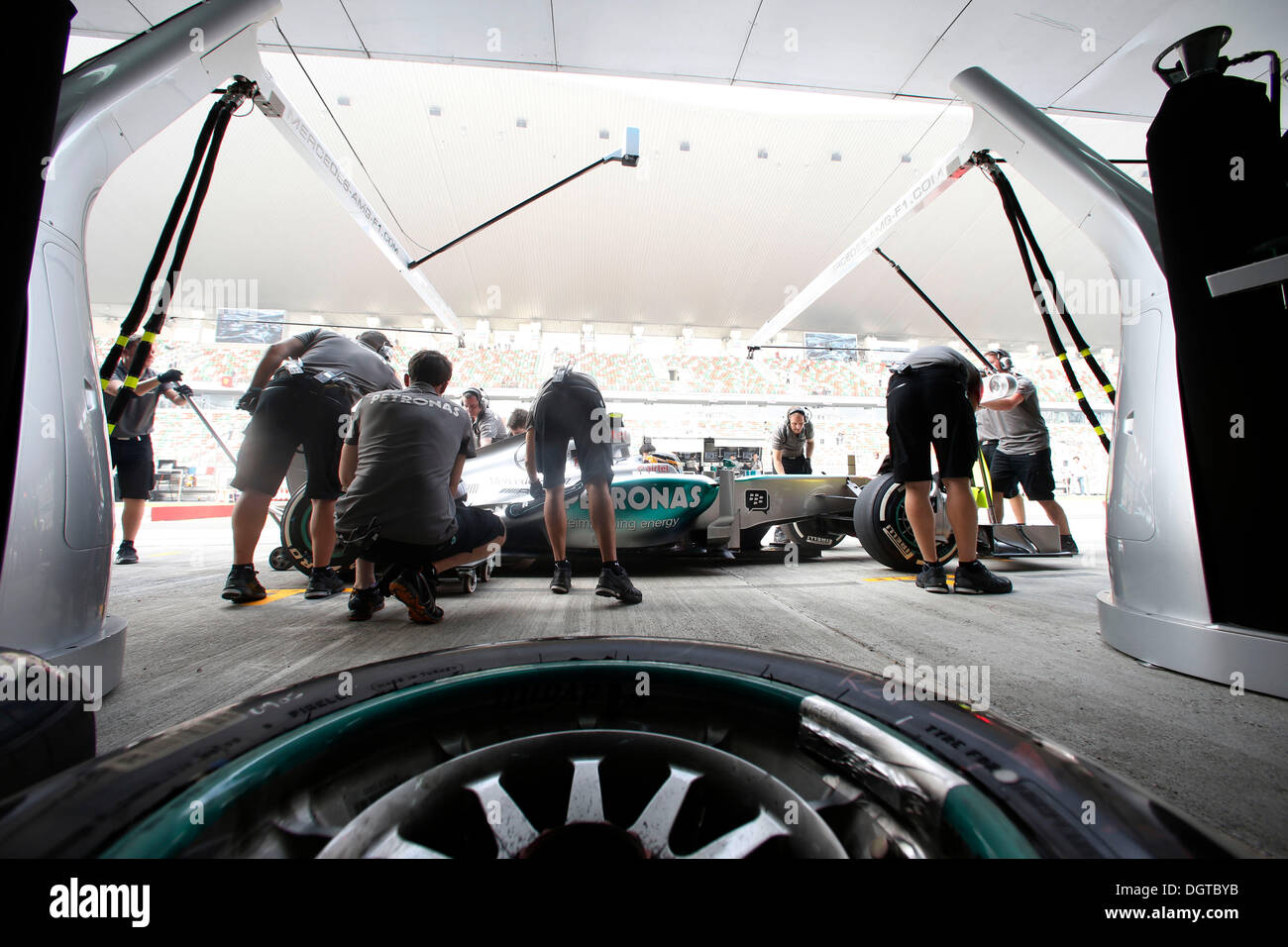 Greater Noida, India. 25th Oct, 2013. Motorsports: FIA Formula One ...