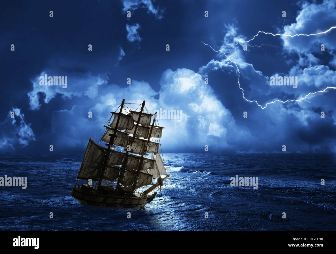 Storm sailing hi-res stock photography and images - Alamy