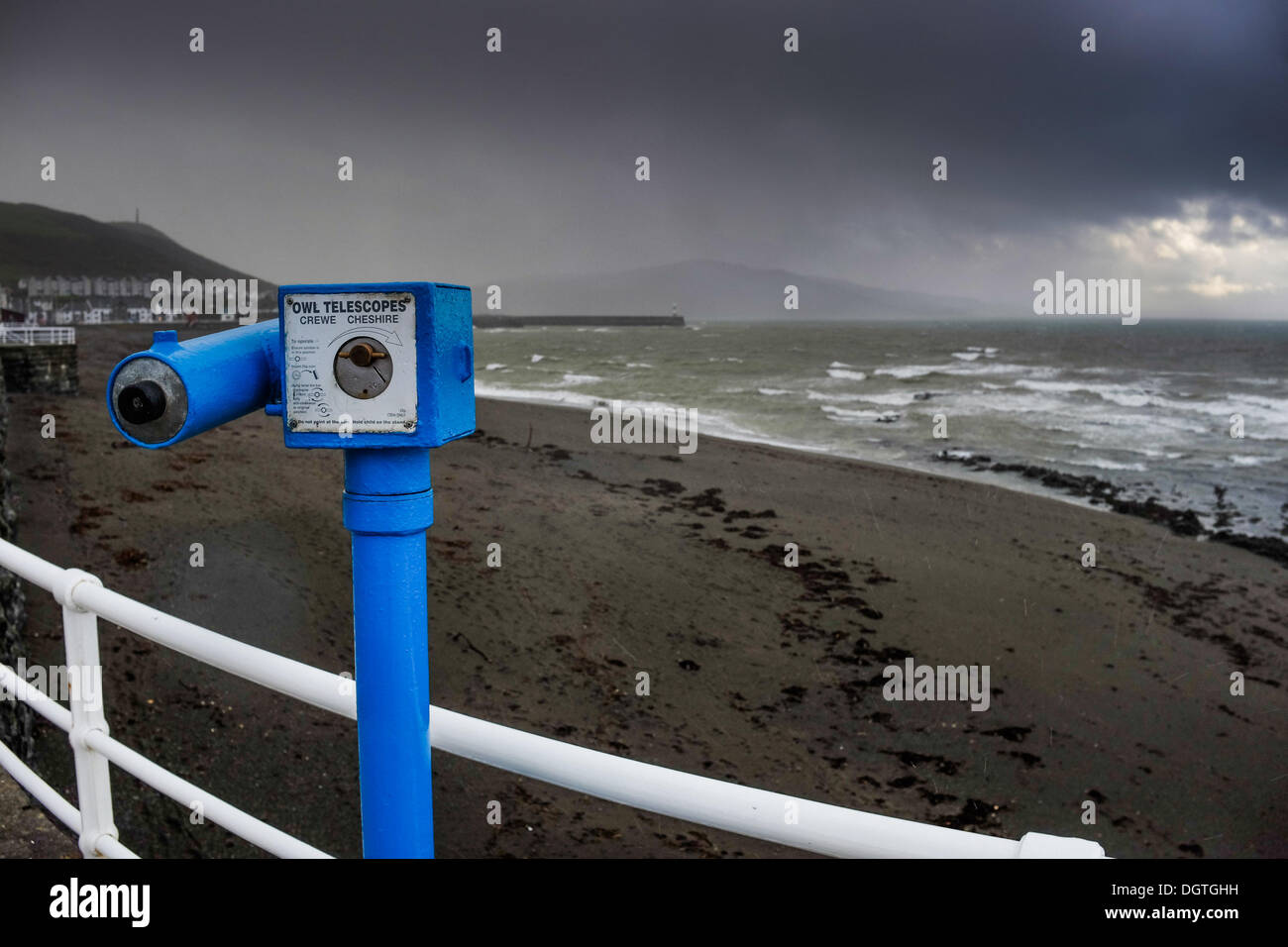 Windy rain hi-res stock photography and images - Alamy