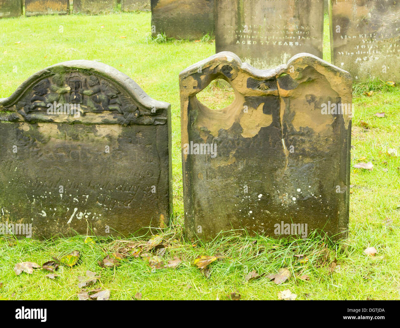 Old sandstone gravestone hi-res stock photography and images - Alamy