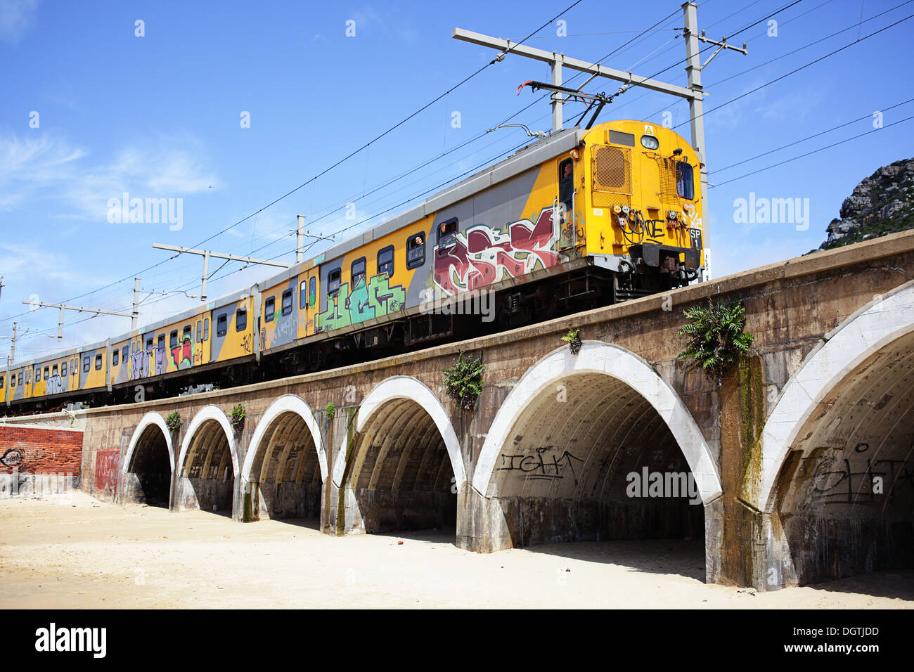 Train crossing bridge hi-res stock photography and images - Alamy