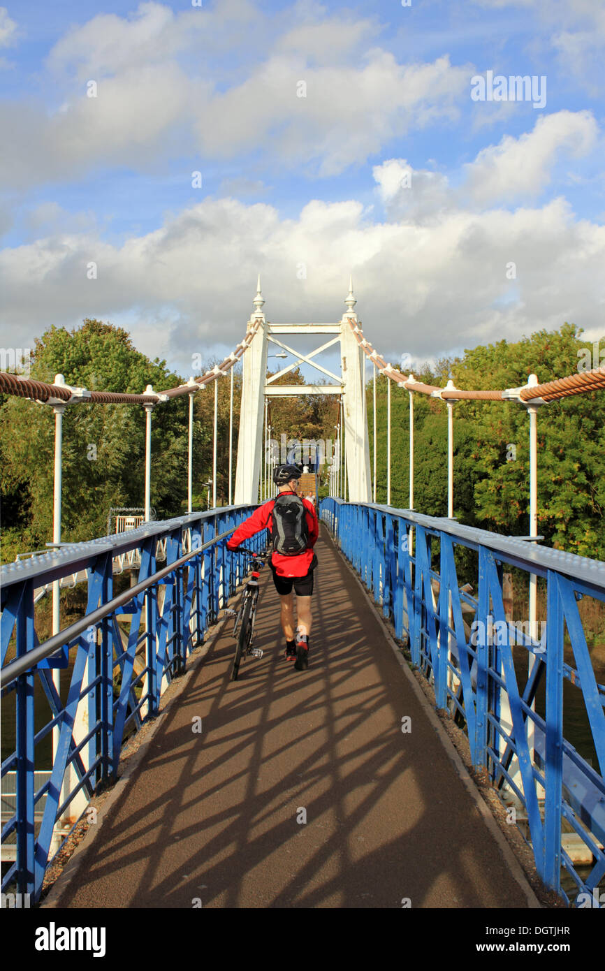 Teddington lock bridge hi-res stock photography and images - Alamy