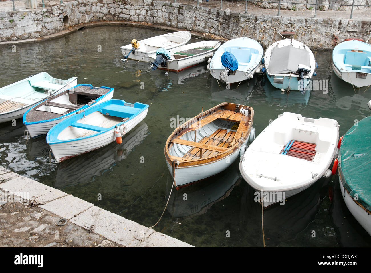 Surface boats hi-res stock photography and images - Alamy