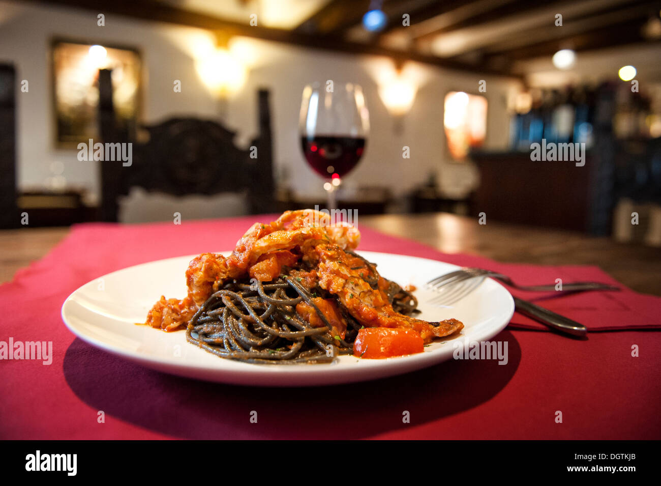 Spaghetti traditional venice food hi-res stock photography and images ...