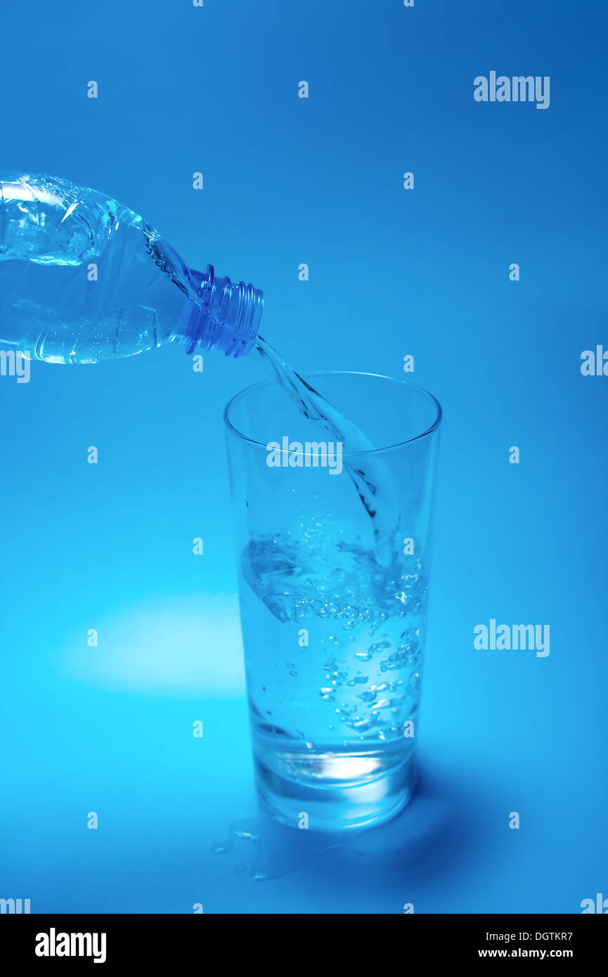 Water pour bottle hi-res stock photography and images - Alamy