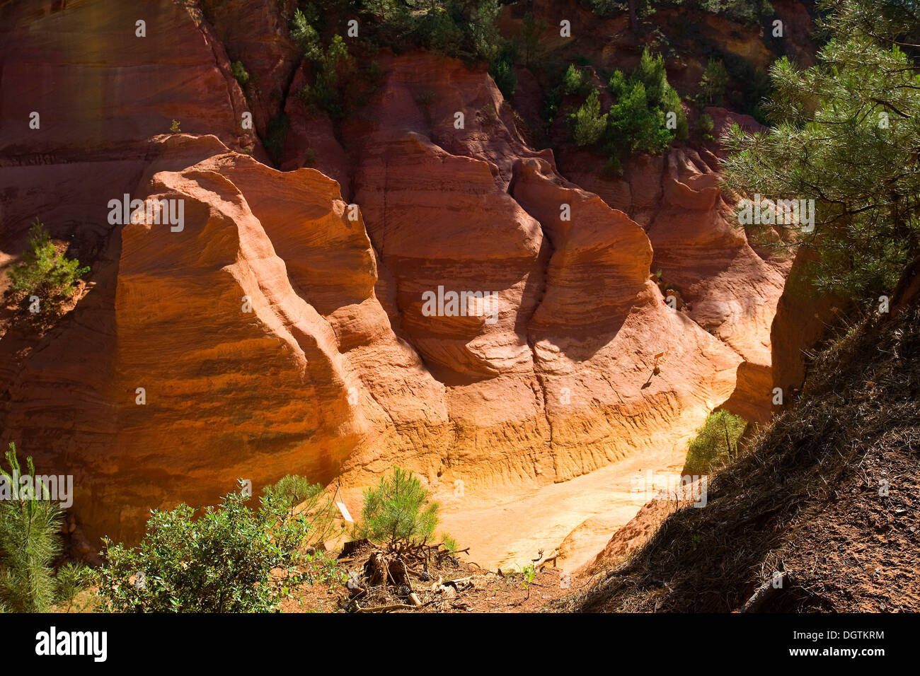 Ochre pit in Roussillon, Provence, southern France, France, Europe ...