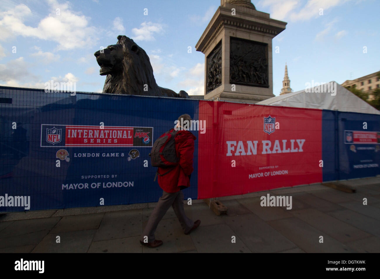 Sporting fans trafalgar square hi-res stock photography and images - Alamy