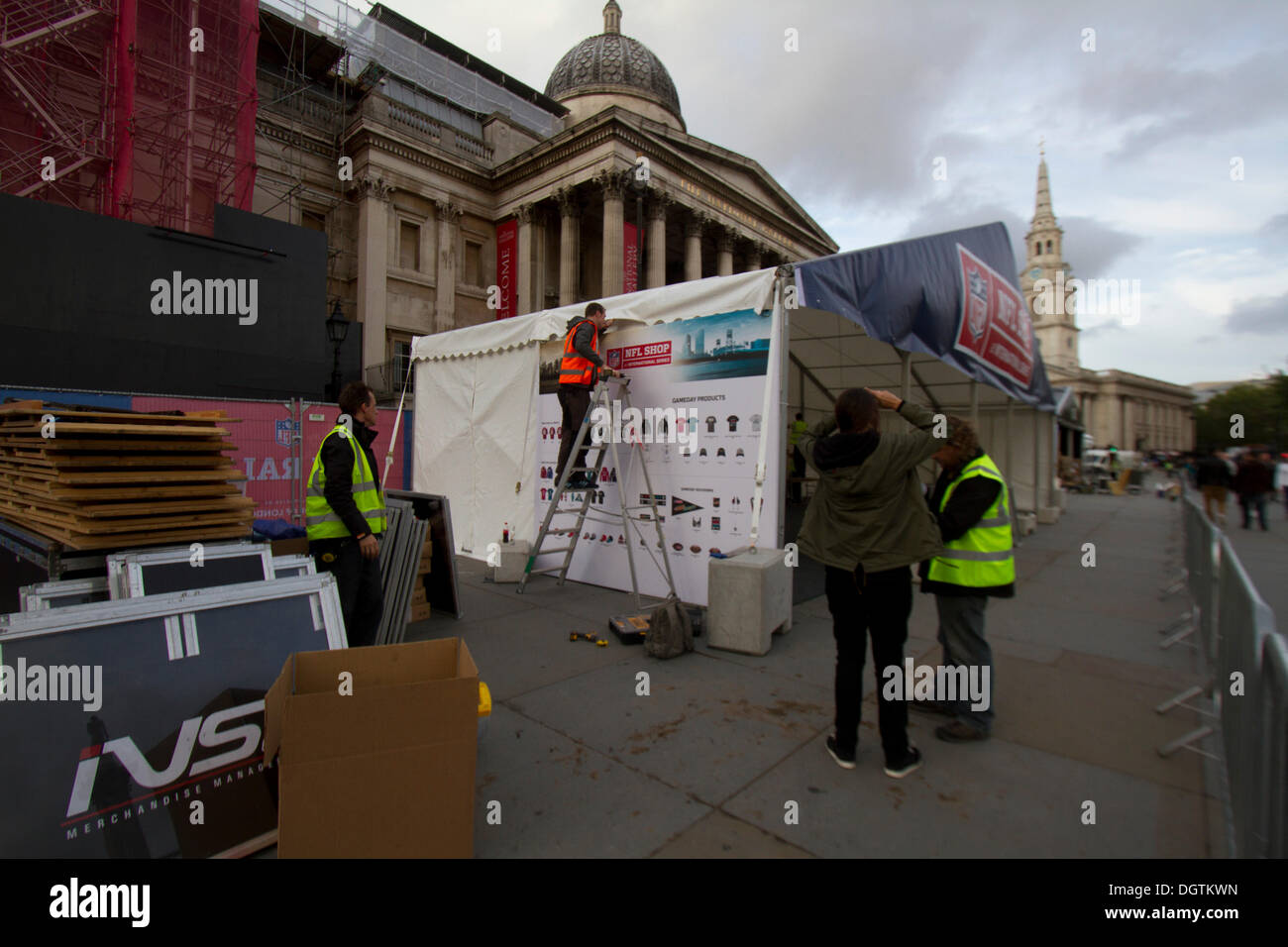 Sporting fans trafalgar square hi-res stock photography and images - Alamy