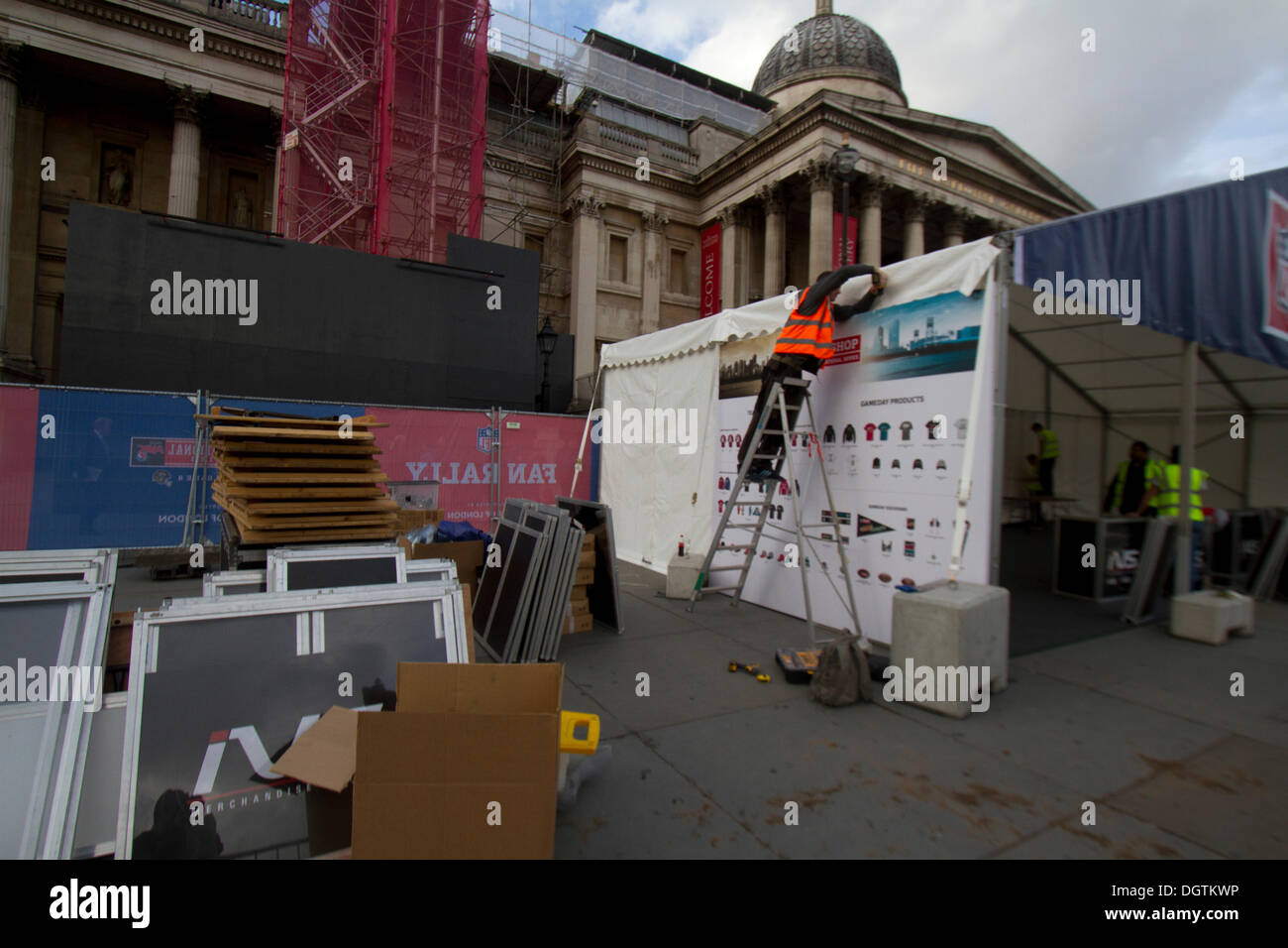Sporting fans trafalgar square hi-res stock photography and images - Alamy
