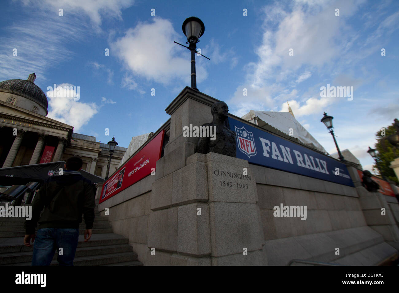 Sporting fans trafalgar square hi-res stock photography and images - Alamy