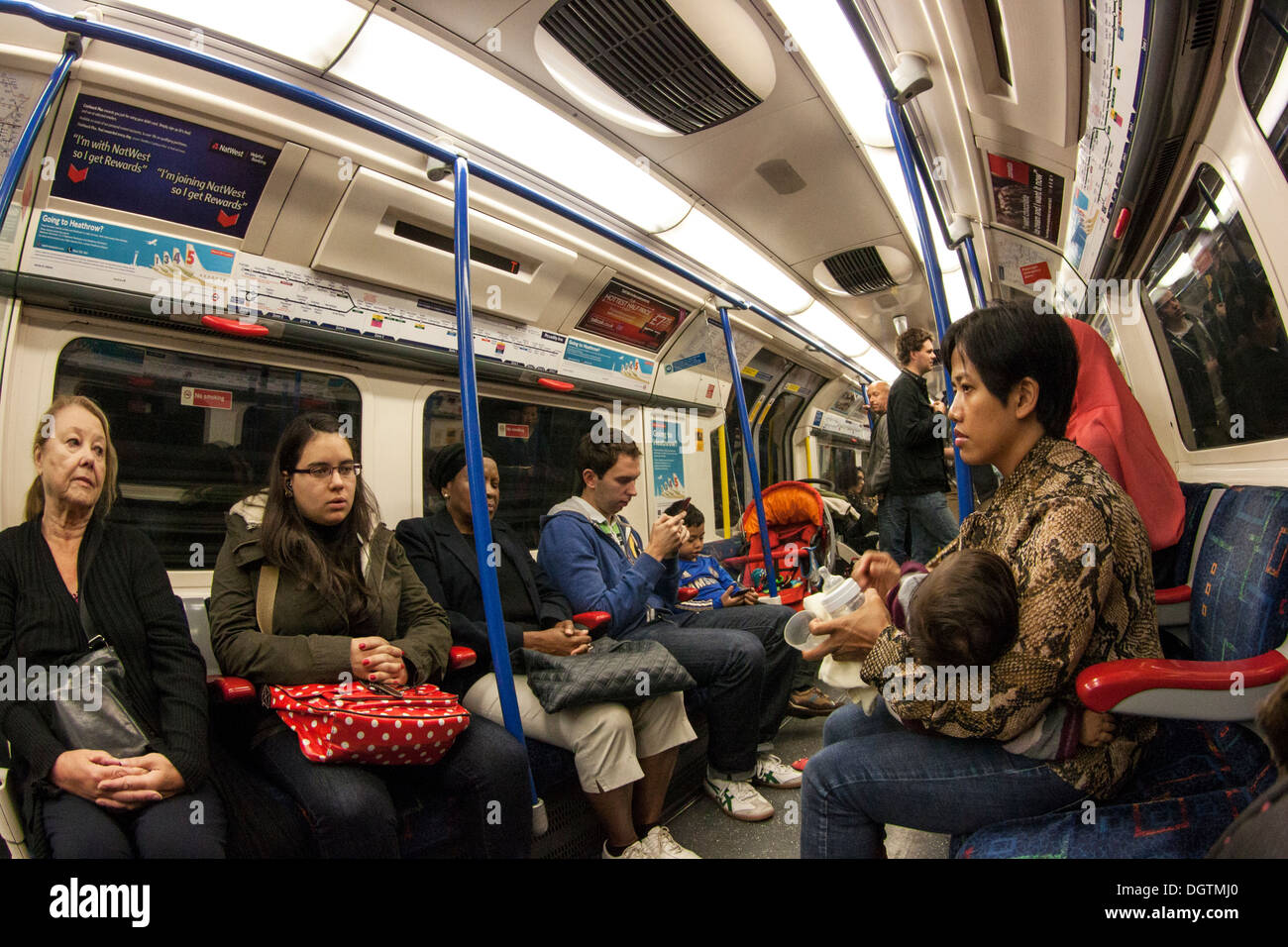 London underground tube passengers hi-res stock photography and images ...