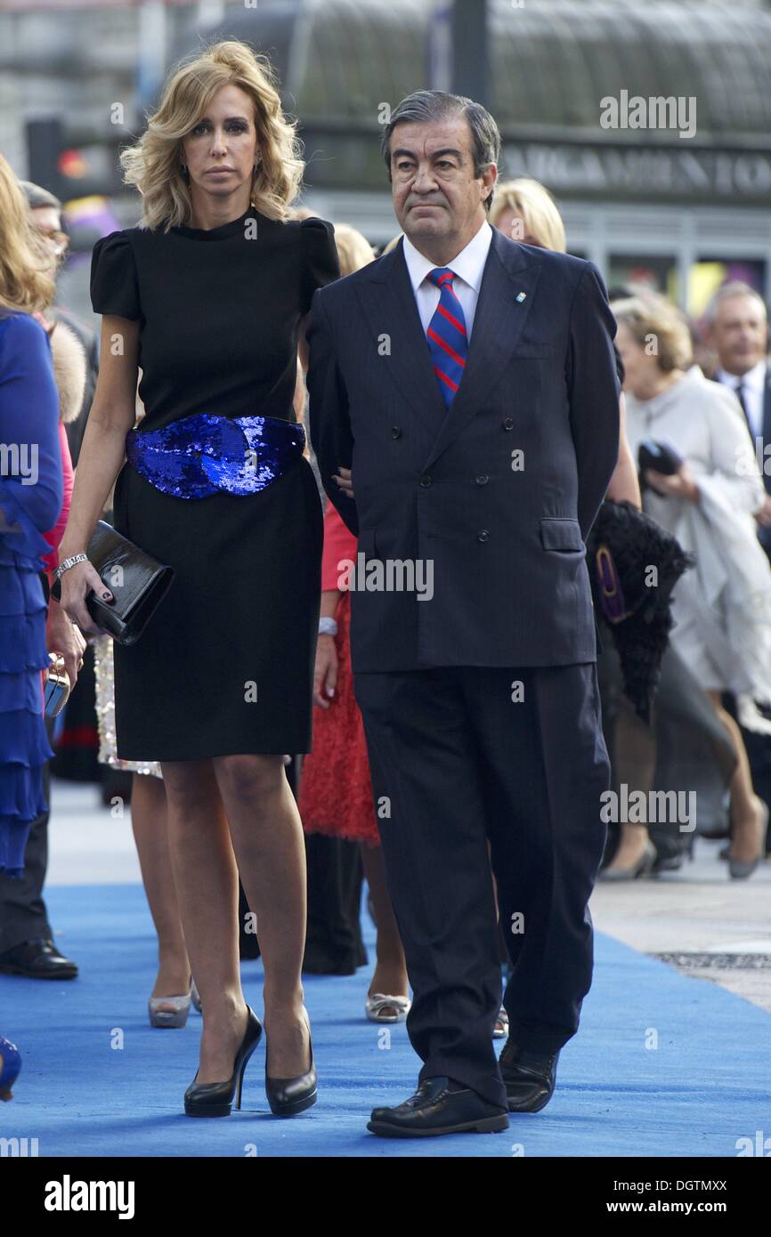 Oviedo, Spain. 25th Oct, 2013. Maria Porto and Alvarez Cascos attends ...
