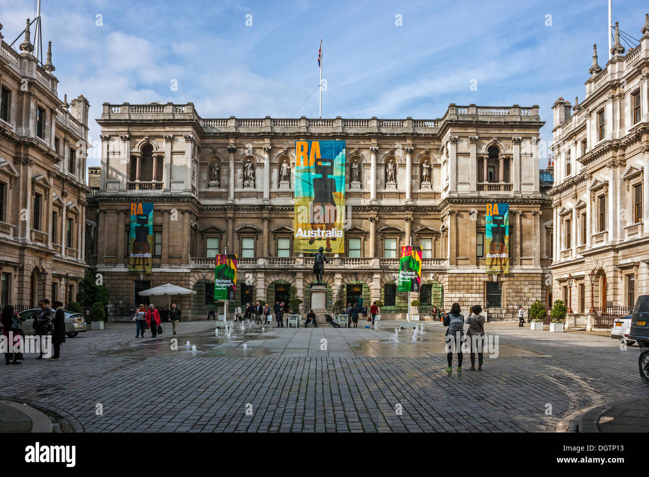 The royal academy london courtyard hi-res stock photography and images ...