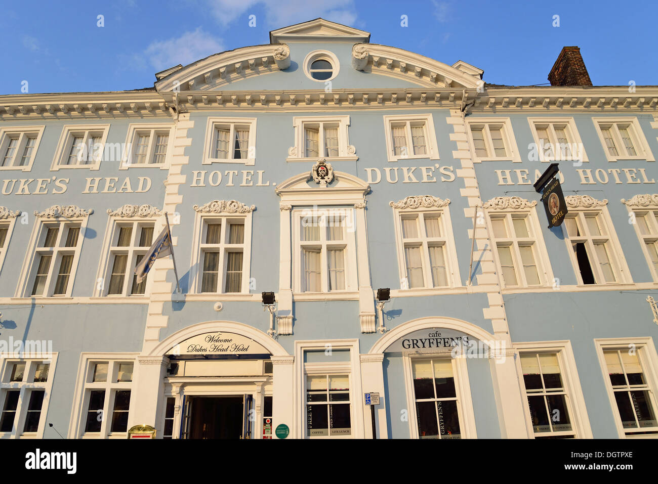 Facade of Duke's Head Hotel, Tuesday Market Place, King's Lynn, Norfolk ...