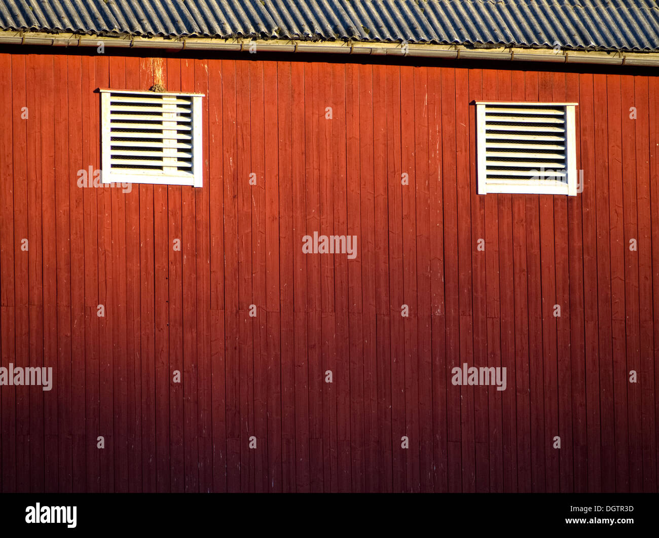 very red barn detail Stock Photo - Alamy