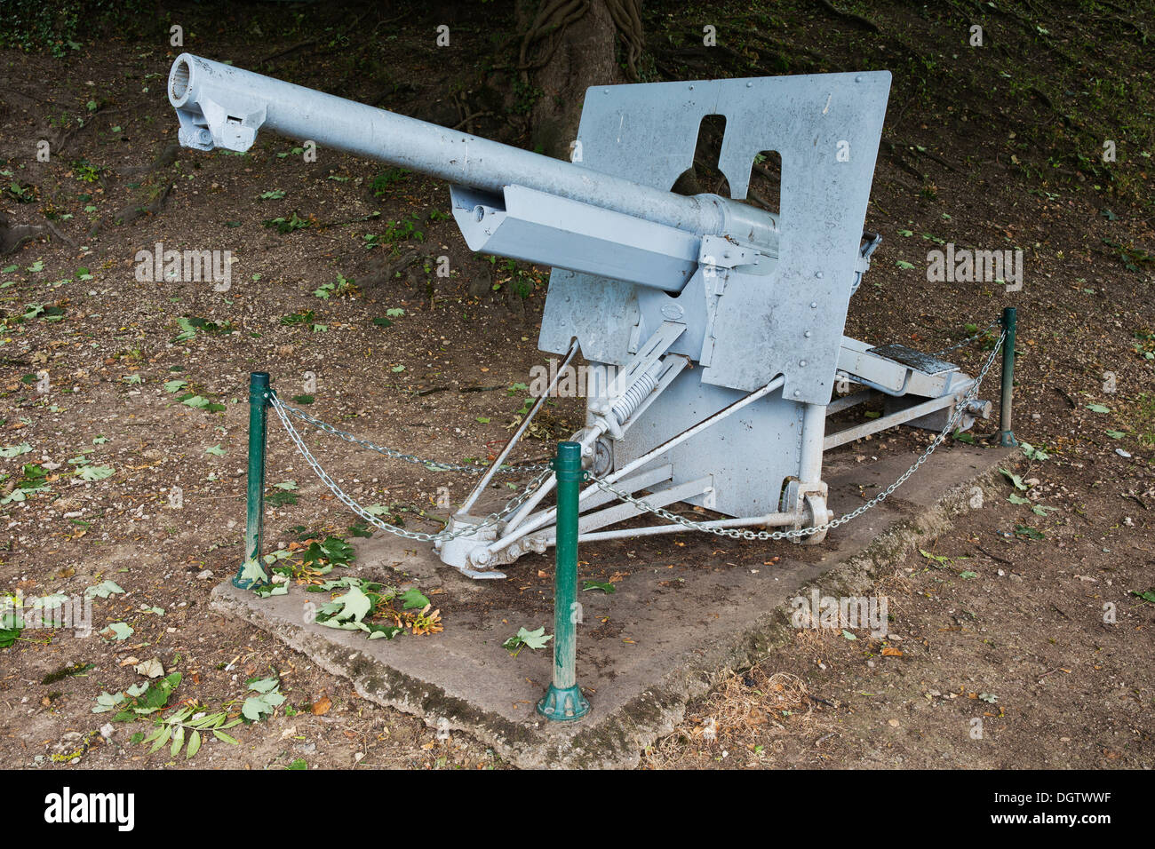 75mm artillery gun hi-res stock photography and images - Alamy