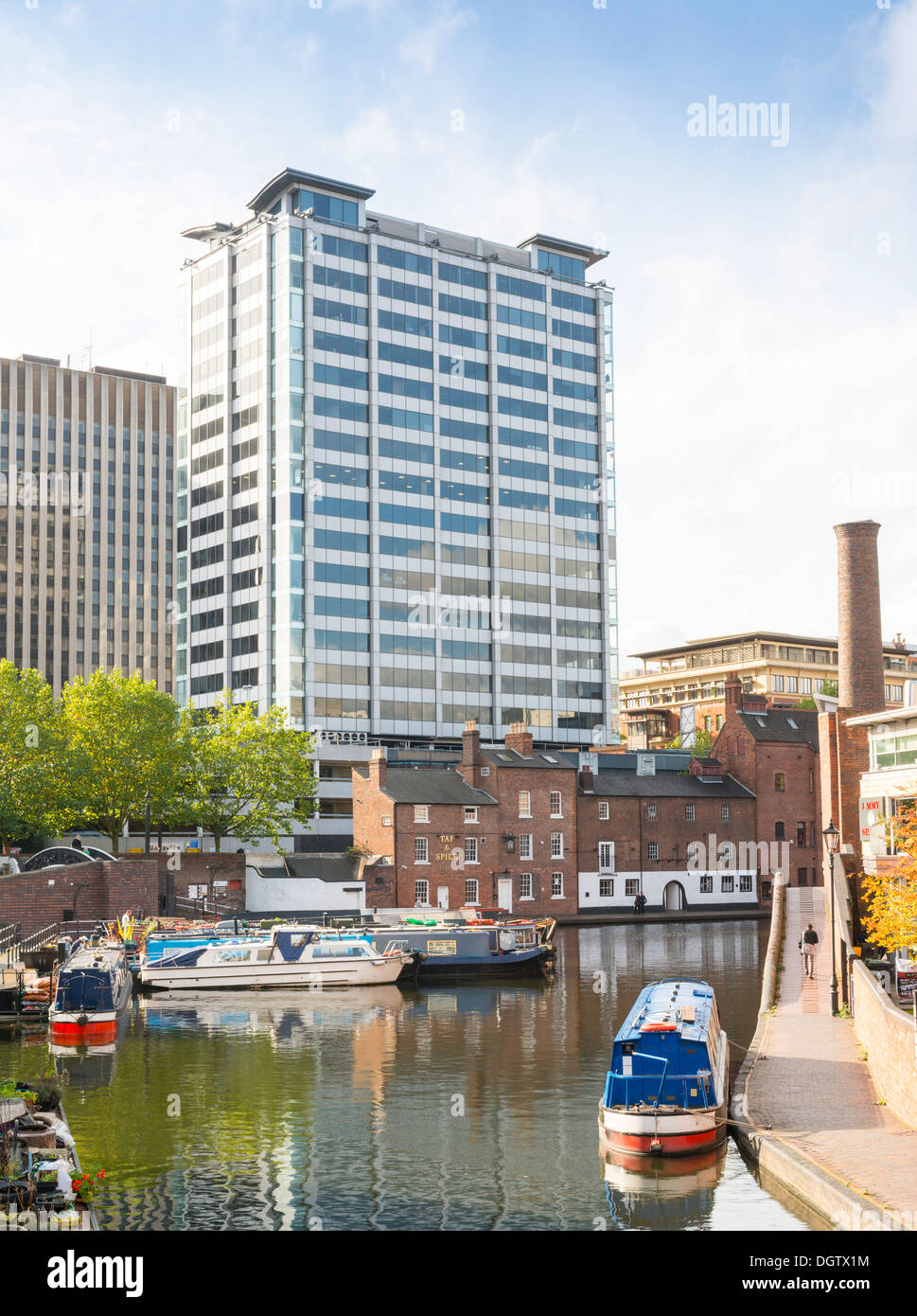 Quayside building seen from gas hi-res stock photography and images - Alamy