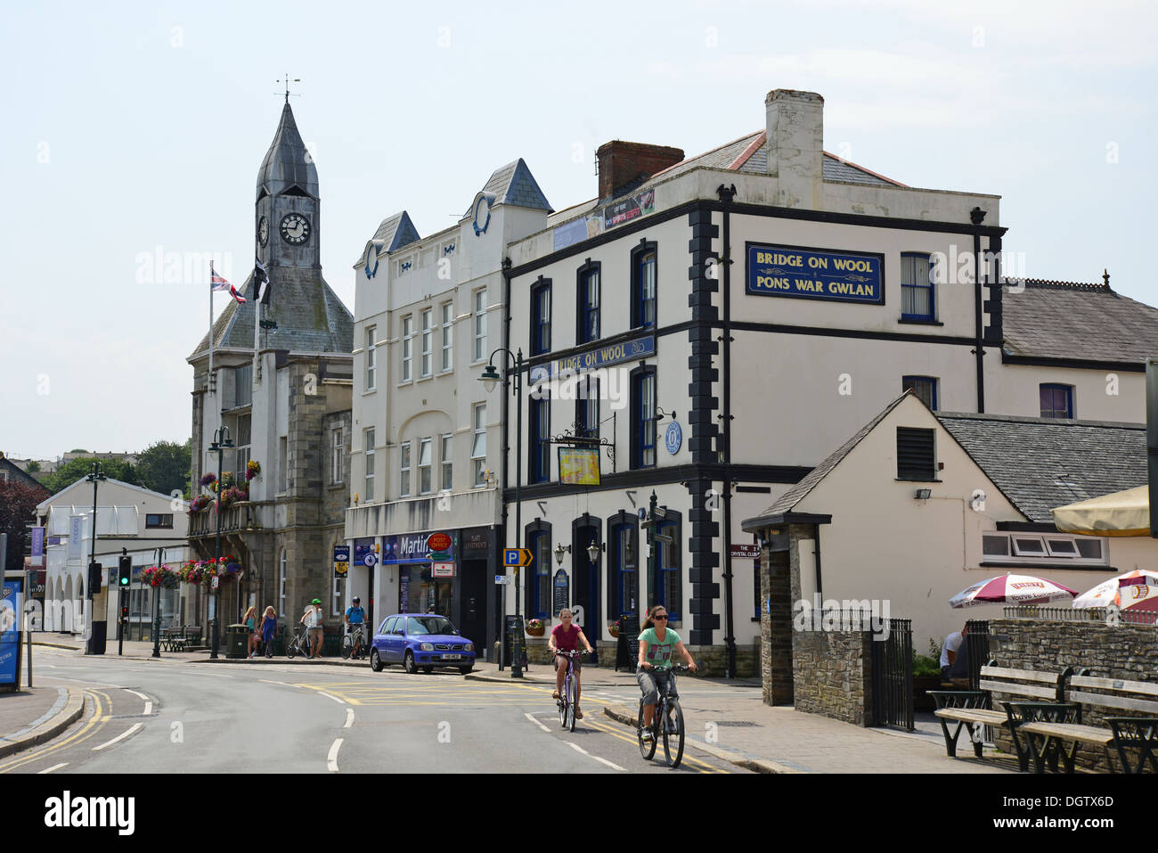 Wadebridge cornwall hi-res stock photography and images - Alamy