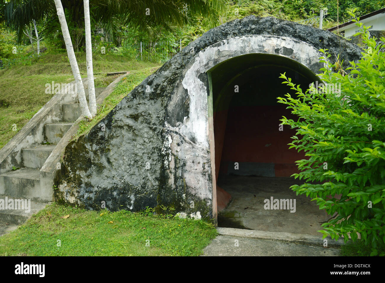 Dutch underground ww2 hi-res stock photography and images - Alamy