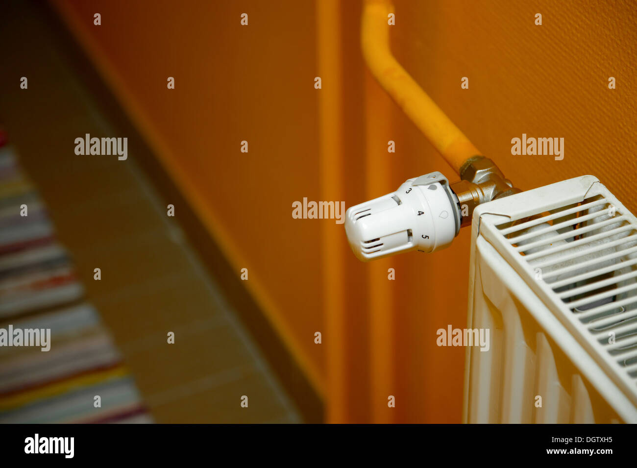 Radiator white hi-res stock photography and images - Alamy