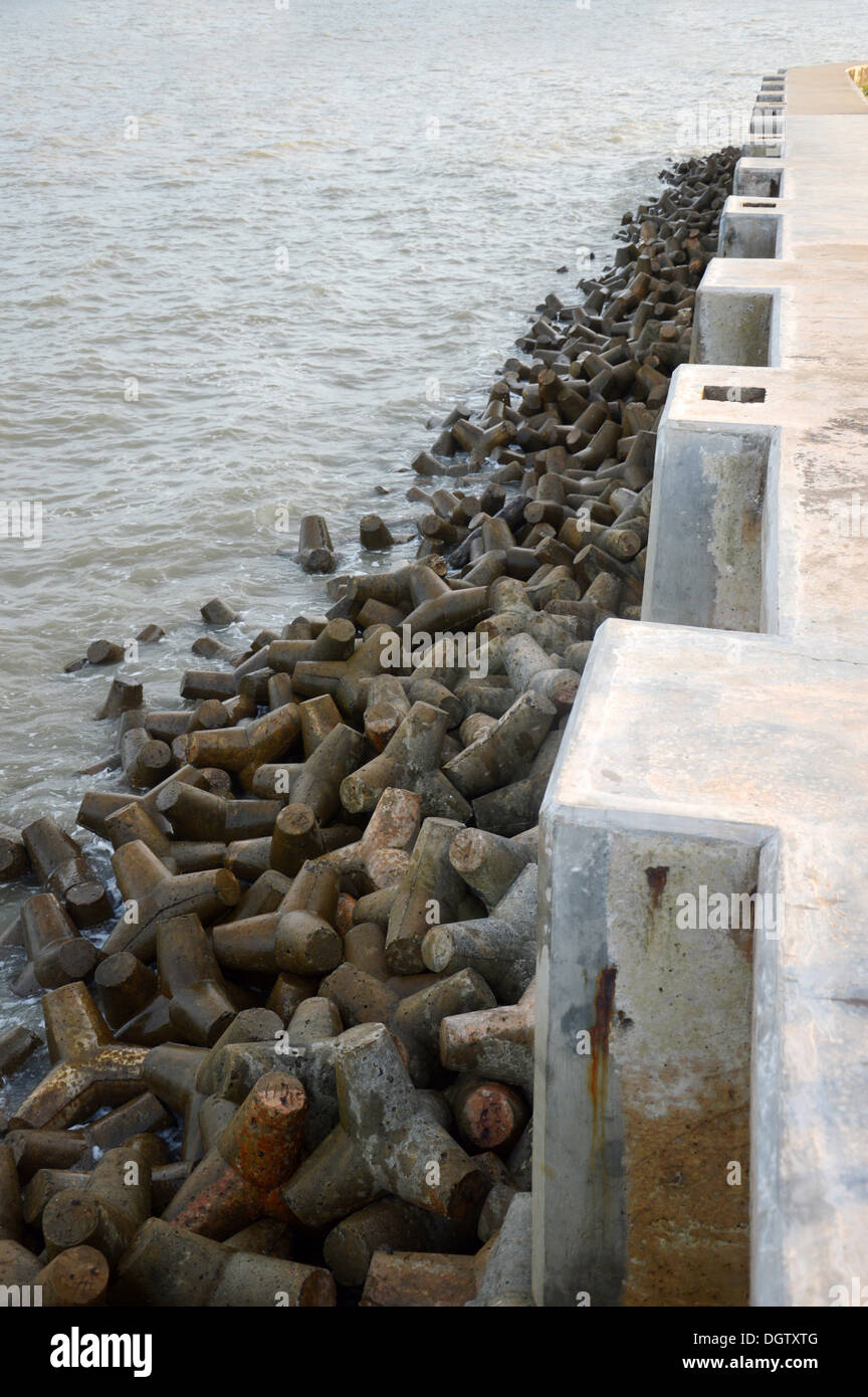 Coastal sea erosion protection tetrapods hi-res stock photography and ...