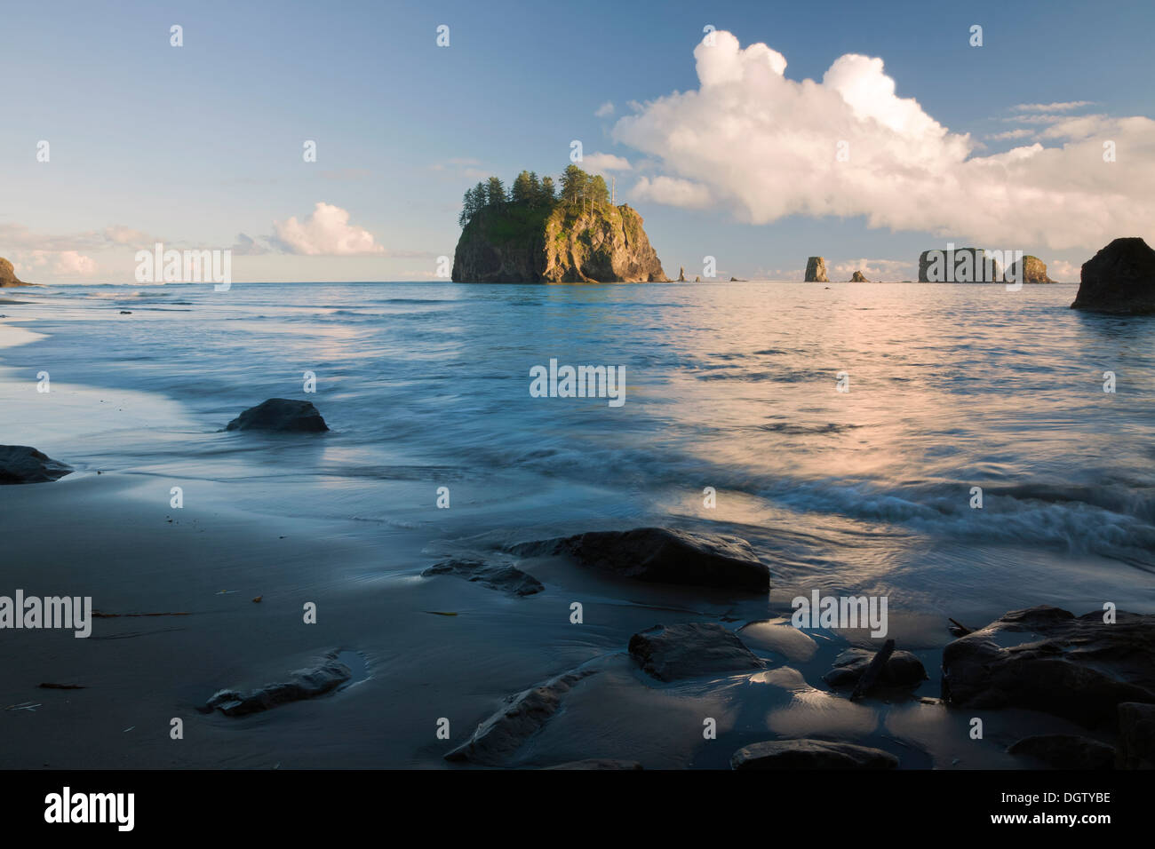 Offshore islands hi-res stock photography and images - Alamy