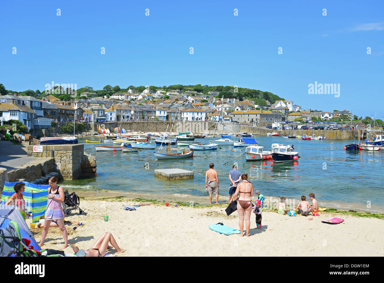 Mousehole village cornwall hi-res stock photography and images - Alamy