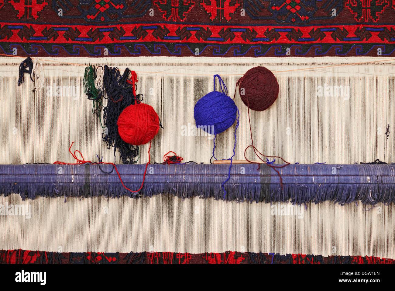 Carpet loom hi-res stock photography and images - Alamy