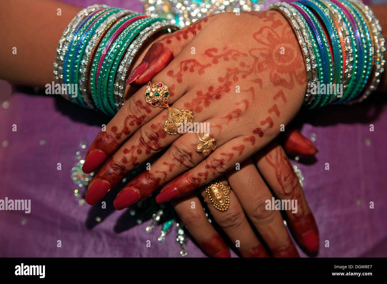 Colorful bangles closeup hi-res stock photography and images - Alamy