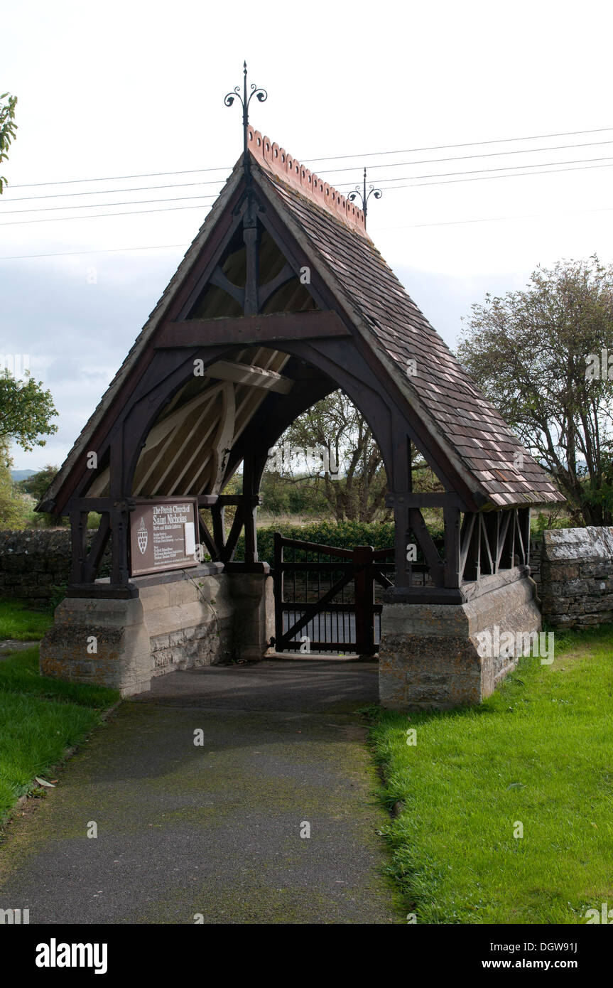 Lychgates hi-res stock photography and images - Alamy