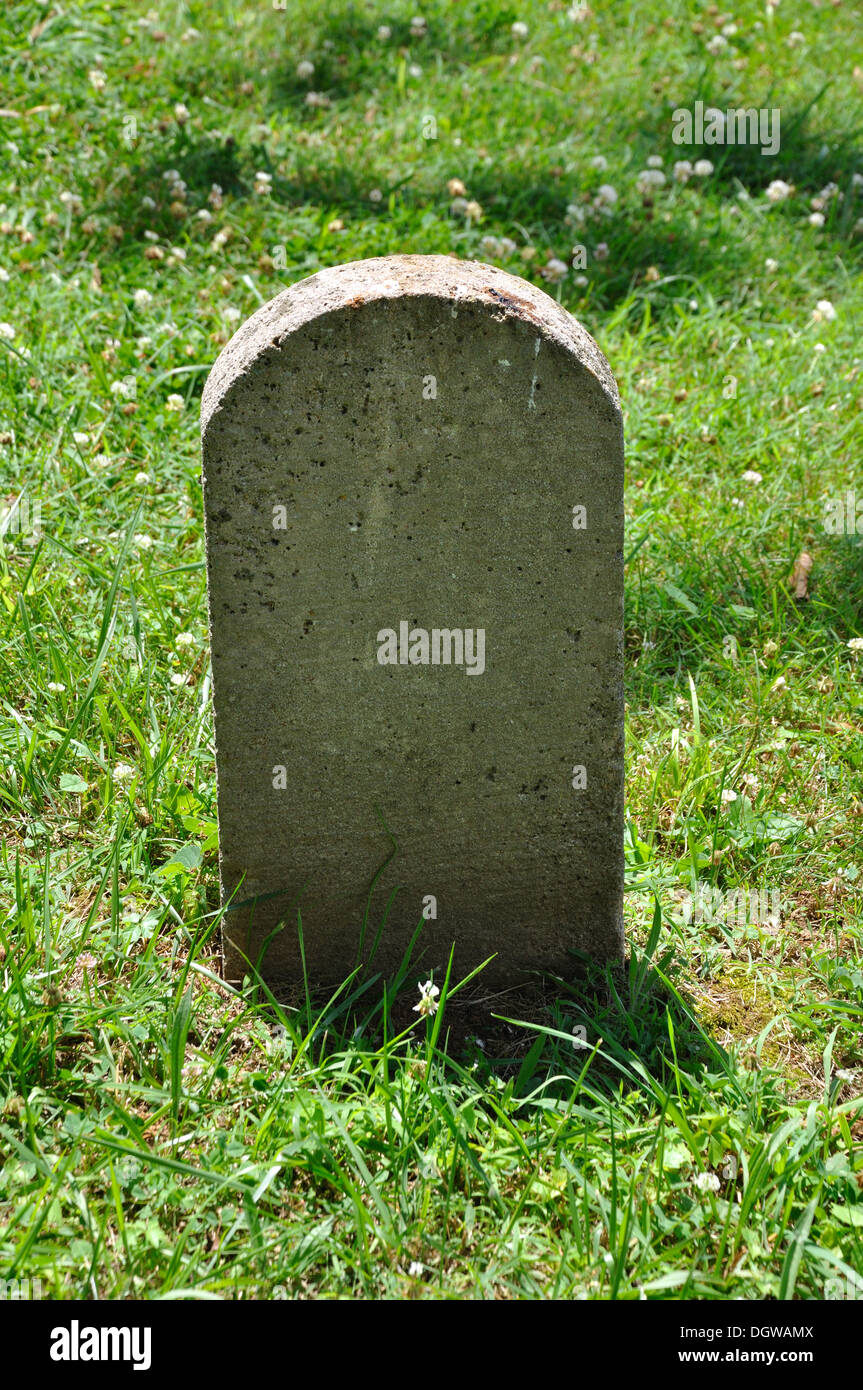 Old grave with no name on it Stock Photo - Alamy