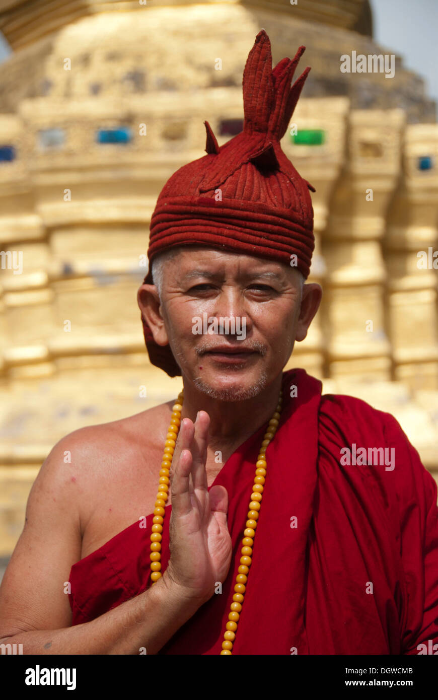 Blessing monk hi-res stock photography and images - Alamy
