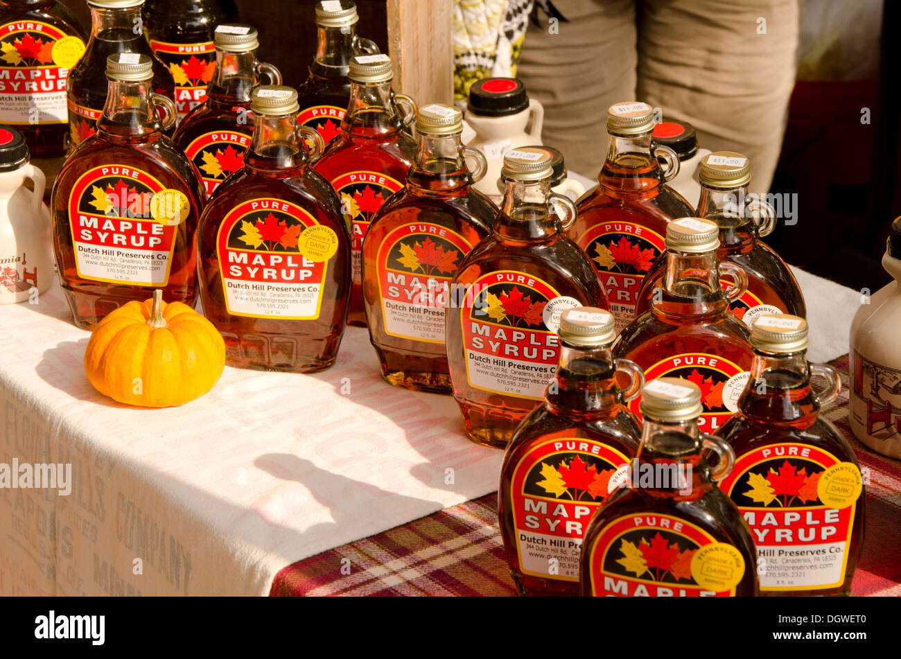 Pure maple syrup hi-res stock photography and images - Alamy