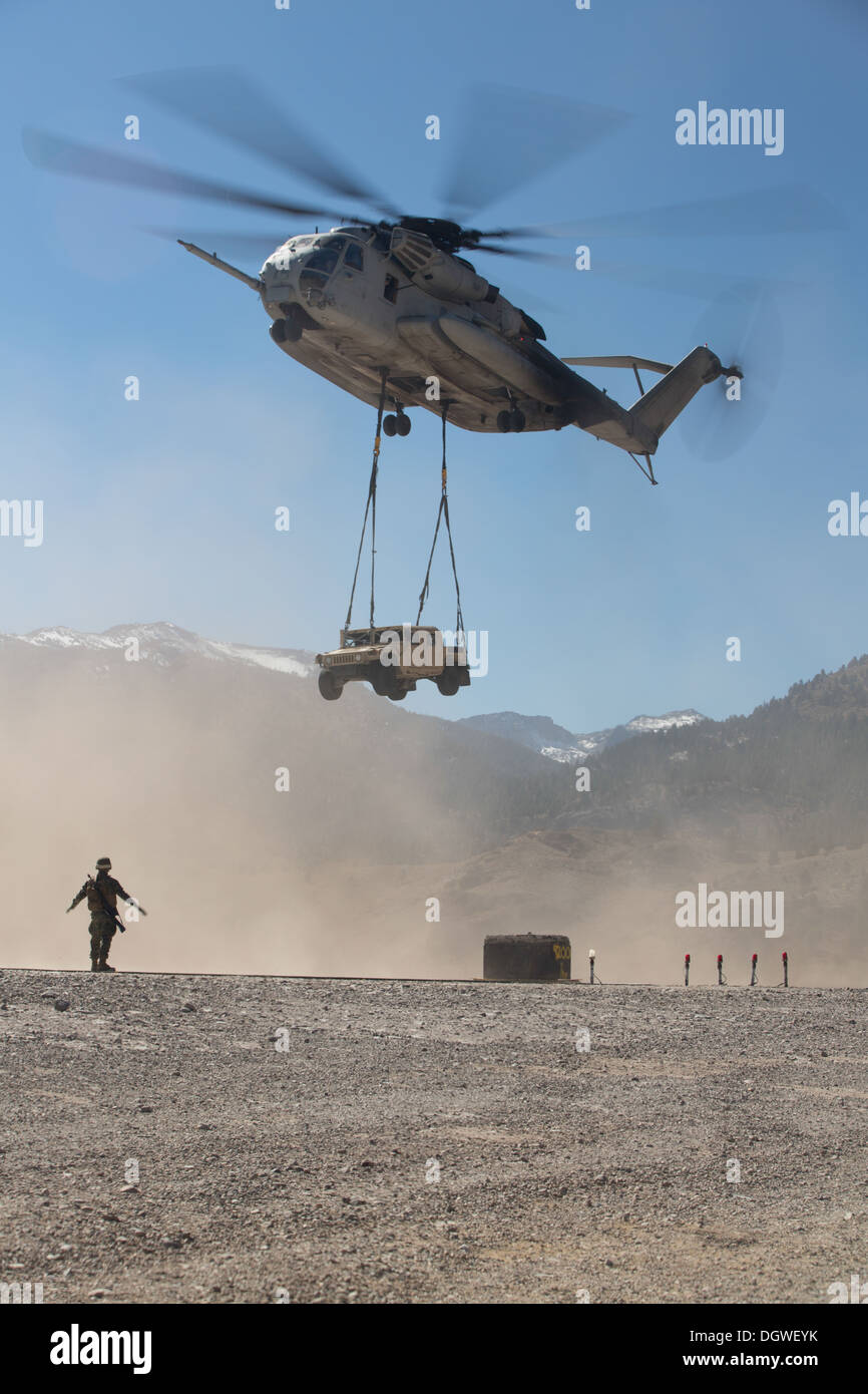 A U.S. Marine with Helicopter Support Team, Combat Logistics Regiment ...