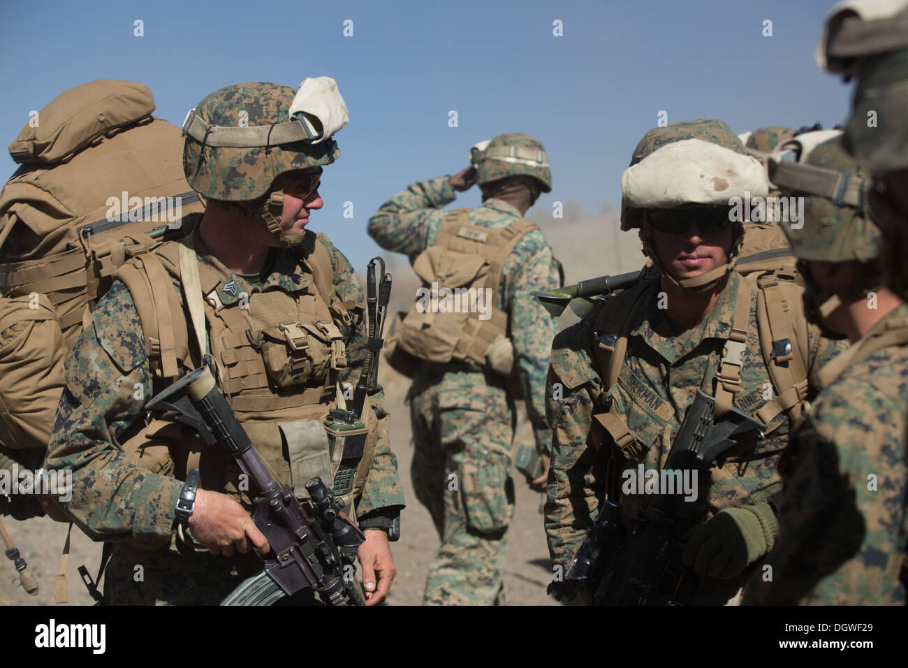 U.S. Marines from Charlie Company, 1st Battalion, 5th Marine Regiment ...