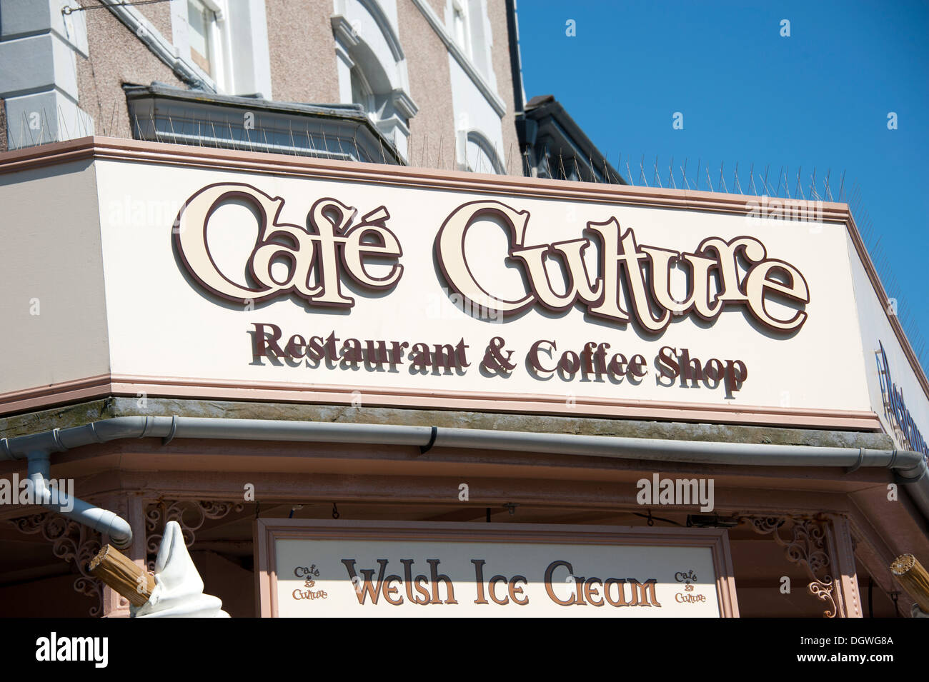 Cafe Culture Café Restaurant Coffee Shop Sign Stock Photo - Alamy