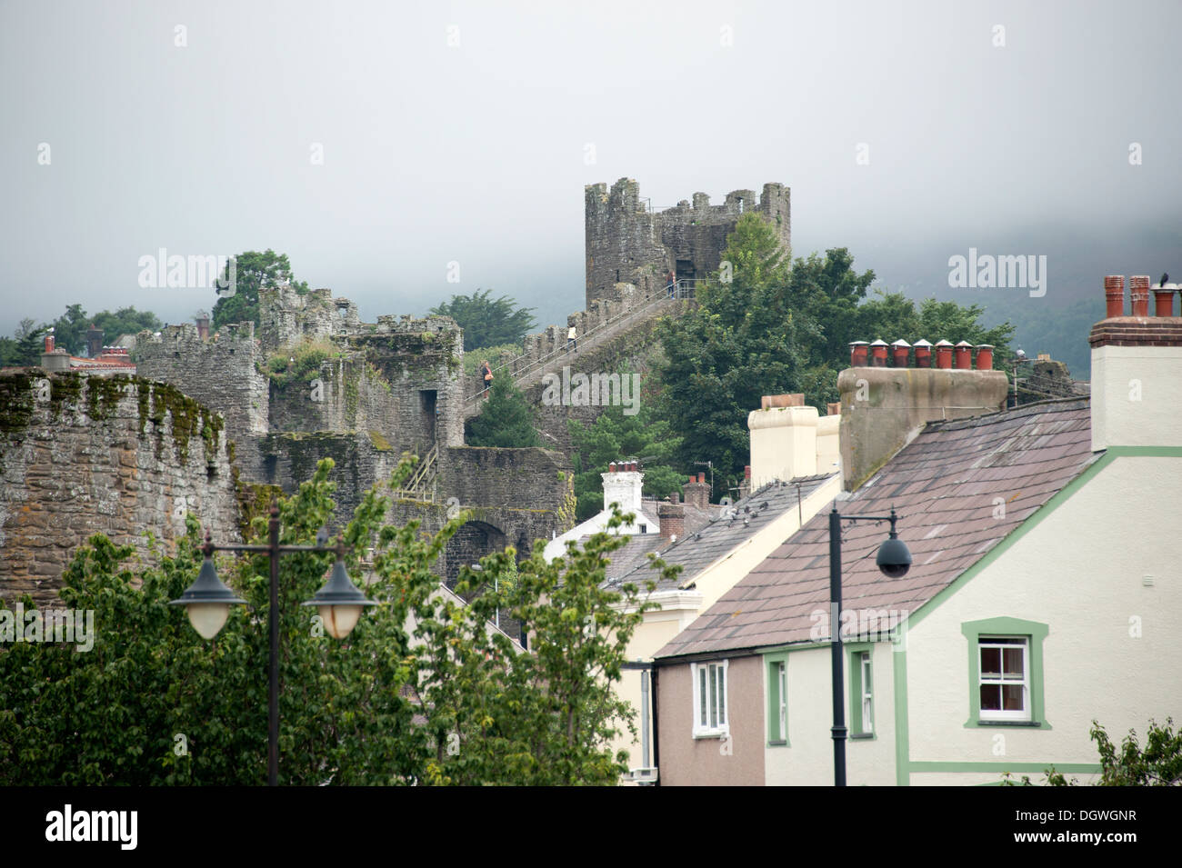 Castle ramparts hi-res stock photography and images - Alamy