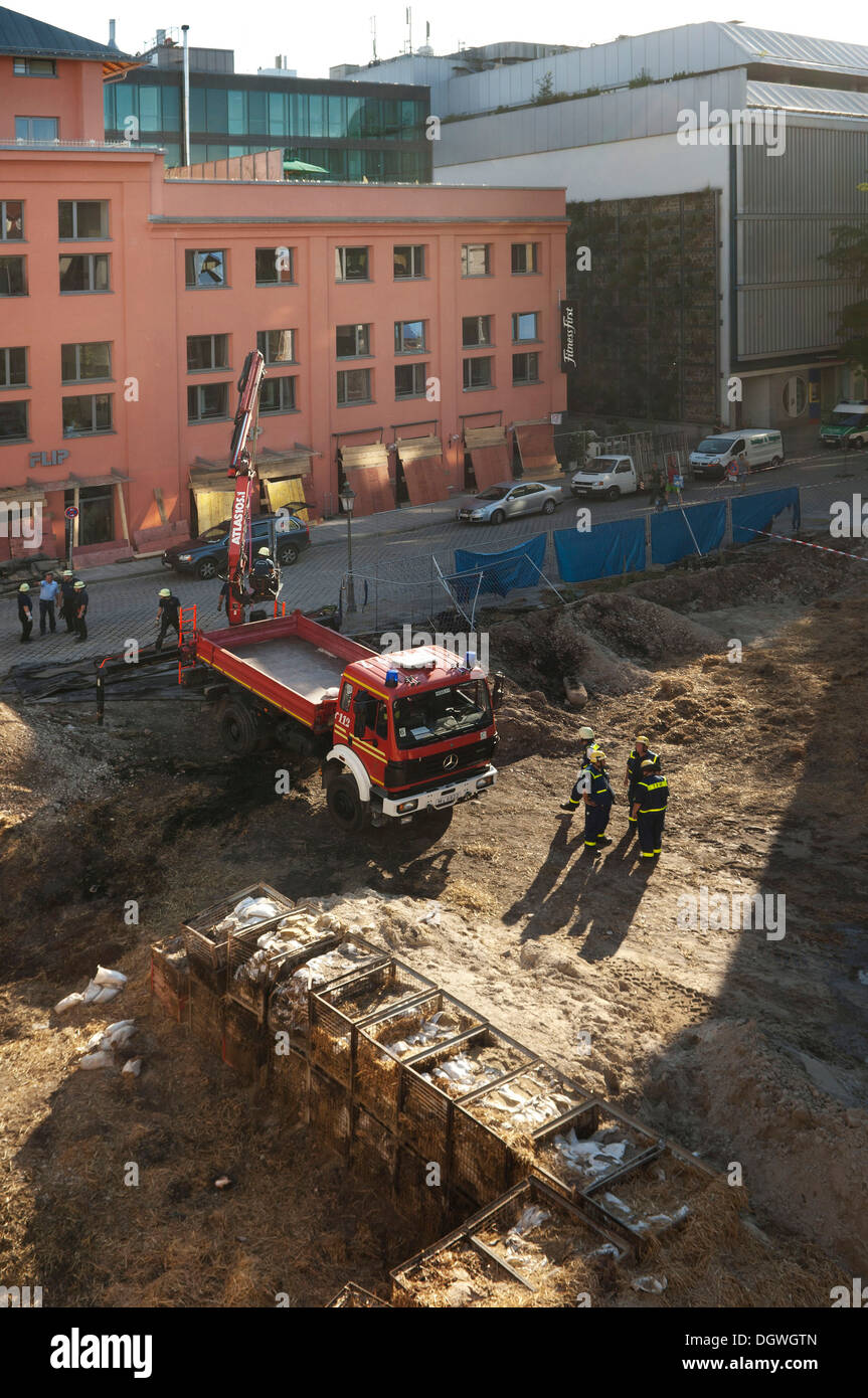 Bomb inspection hi-res stock photography and images - Alamy