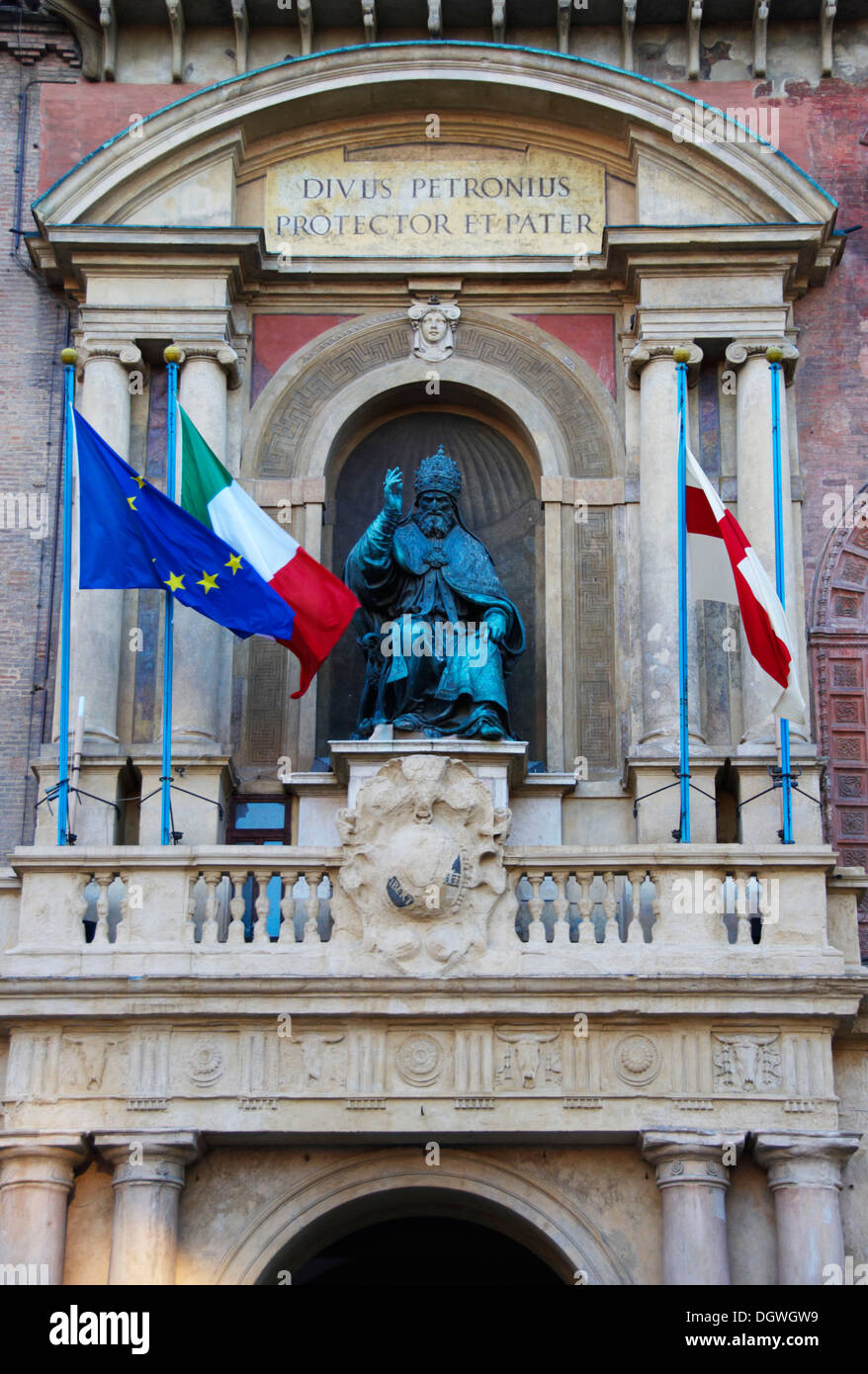 Palazzo Re Enzo, Piazza Nettuno, Bologna, Italy Stock Photo - Alamy