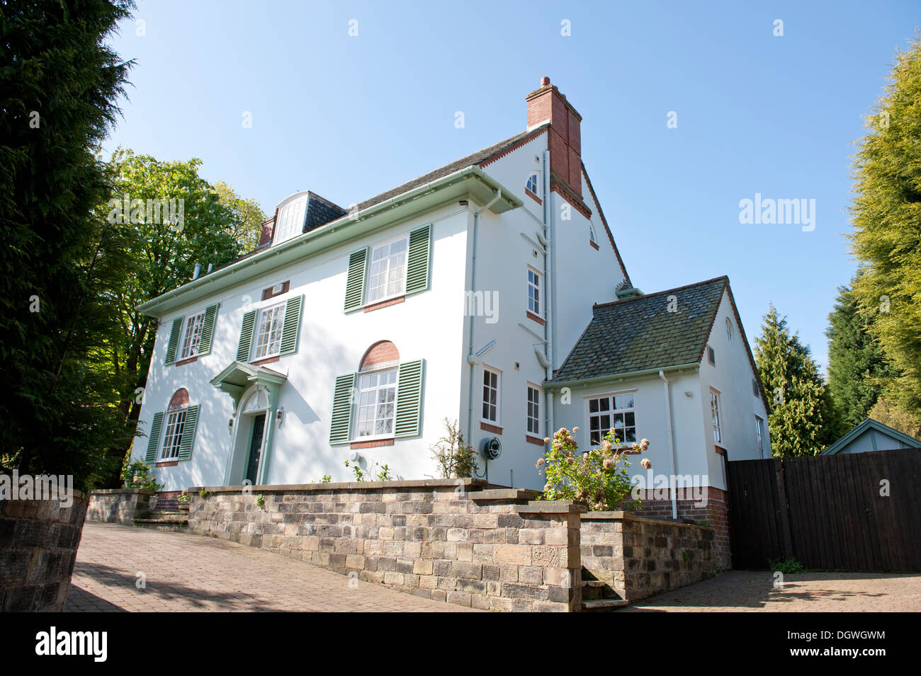 Big detached house hi-res stock photography and images - Alamy