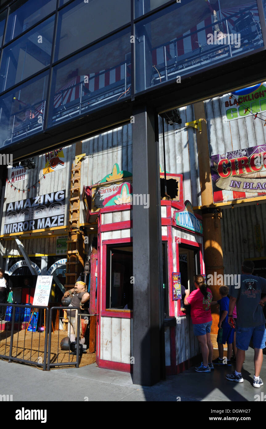 Mirror maze, Gatlinburg, Tennessee, USA Stock Photo - Alamy