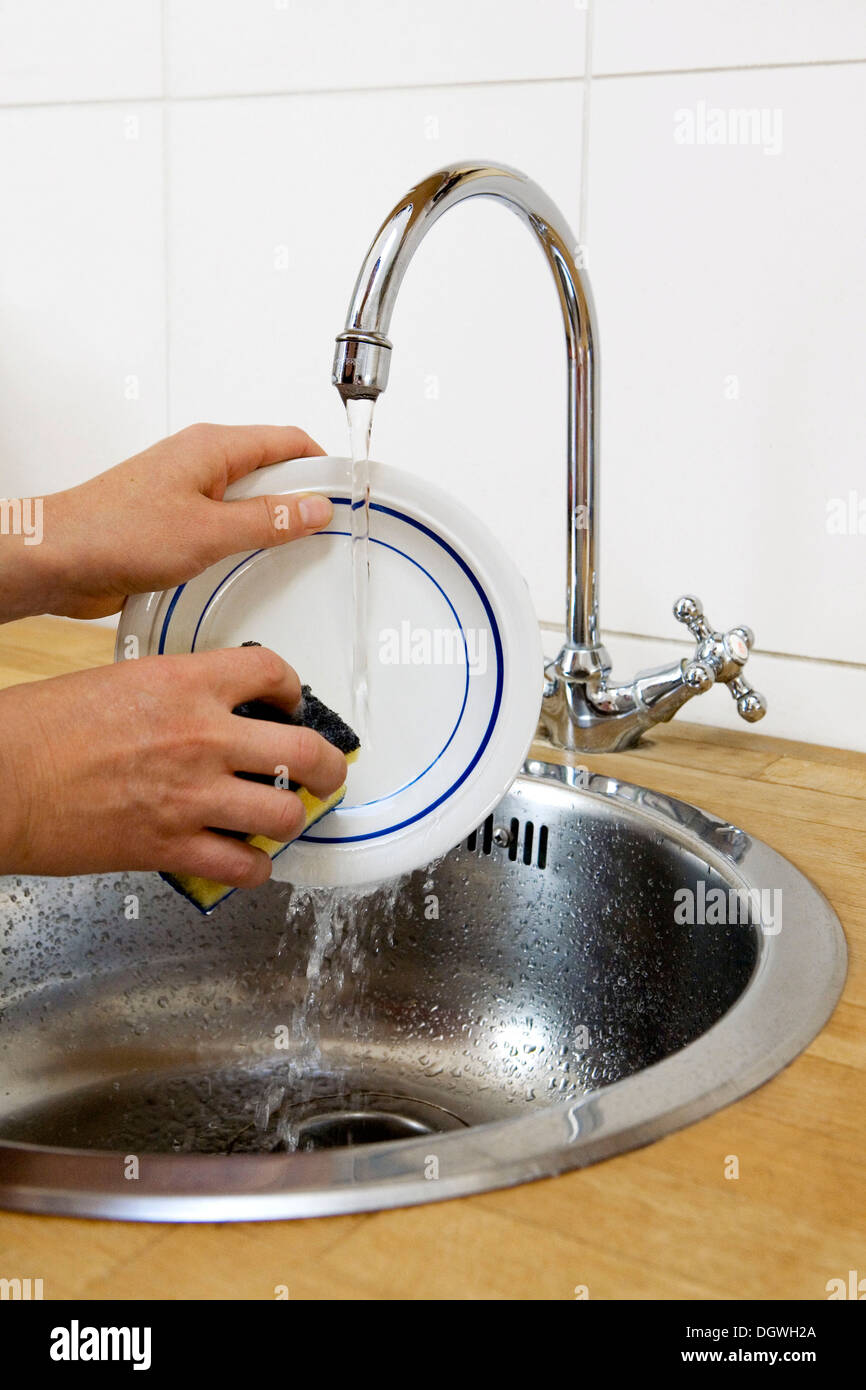 Under plate hi-res stock photography and images - Alamy