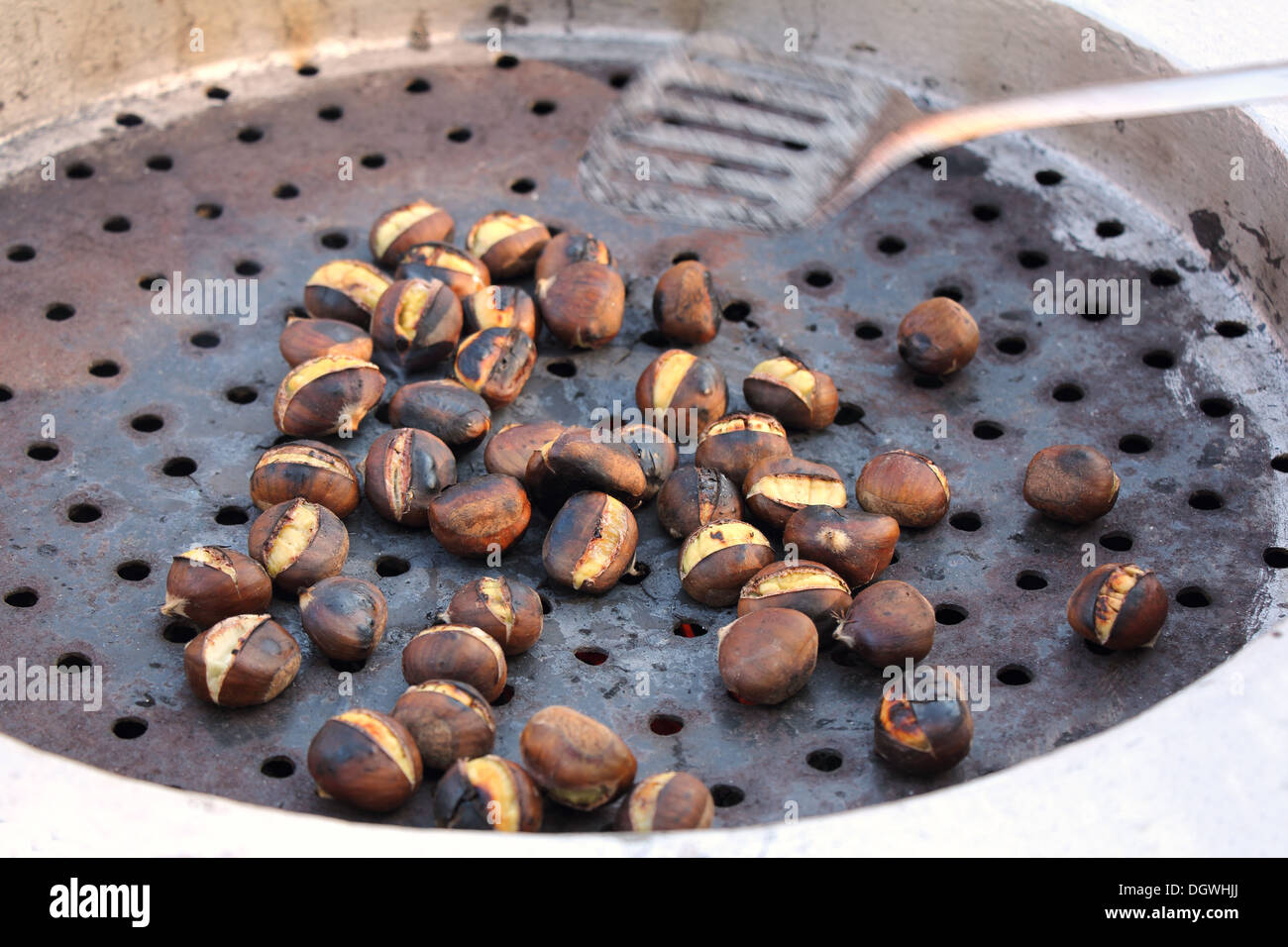 Street chestnuts roasted hi-res stock photography and images - Alamy