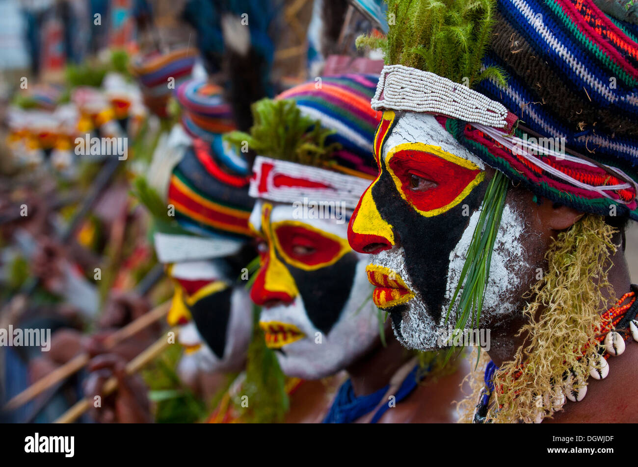 Tribesmen hi-res stock photography and images - Alamy