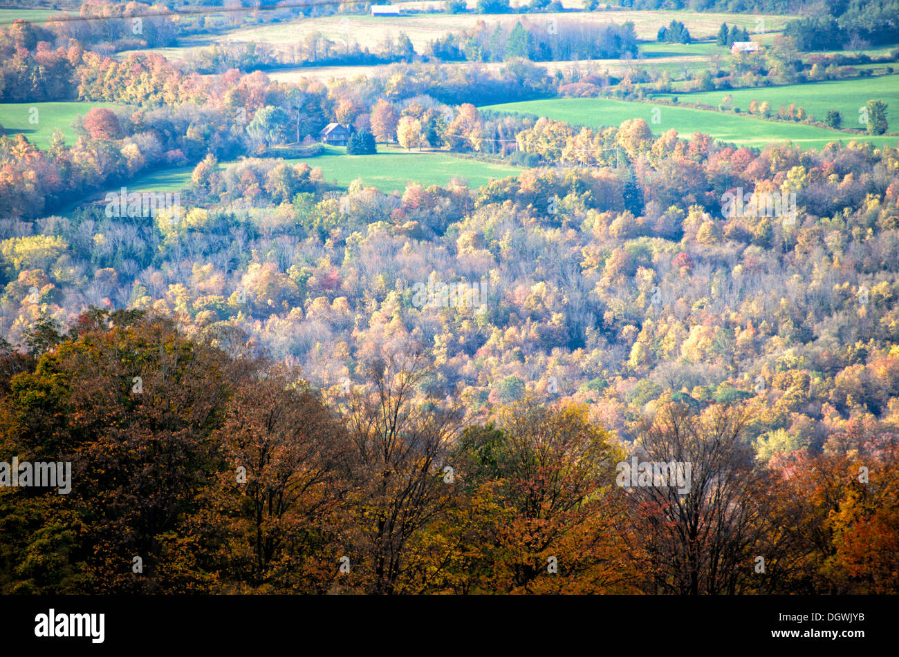 Upstate new york fall foliage hi-res stock photography and images - Alamy