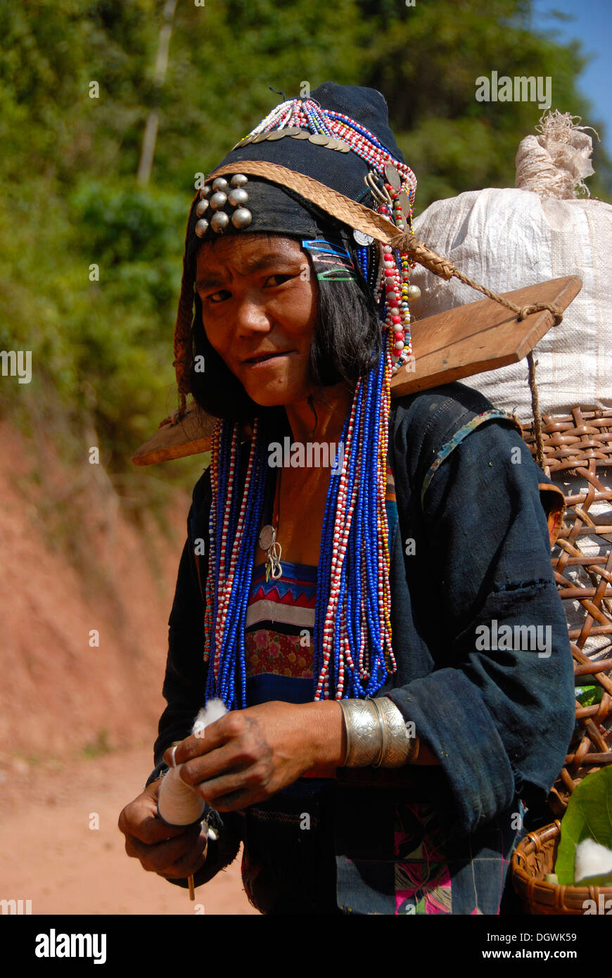 Poverty, portrait, woman of the Akha Djepia ethnic group, traditional ...